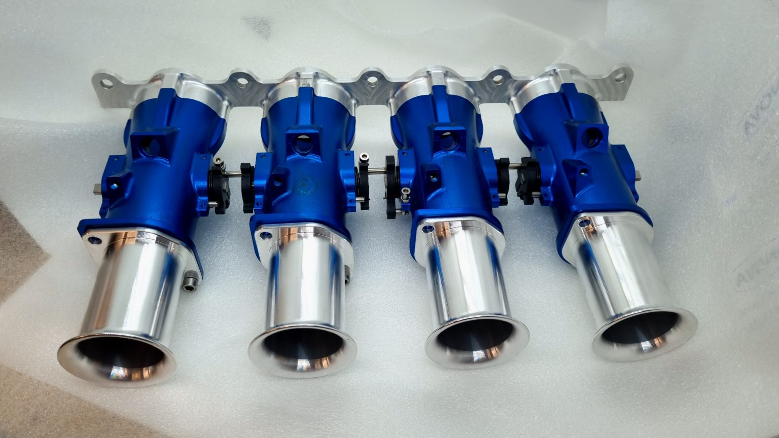 Ford Cosworth YB Direct-to-Head throttle bodies